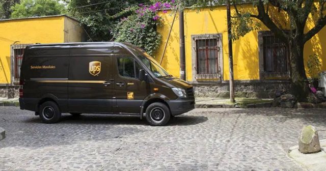 UPS, empresa de paquetería, dispuesta a pagar hasta 600 pesos por hora