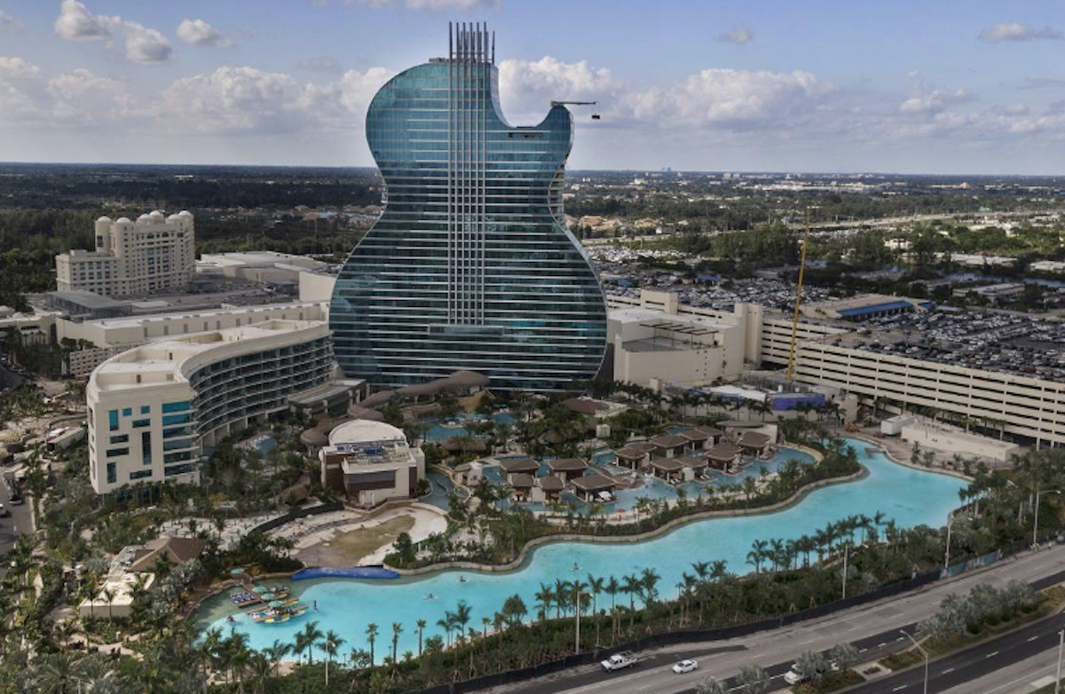 Hard Rock inaugura un hotel con forma de guitarra eléctrica