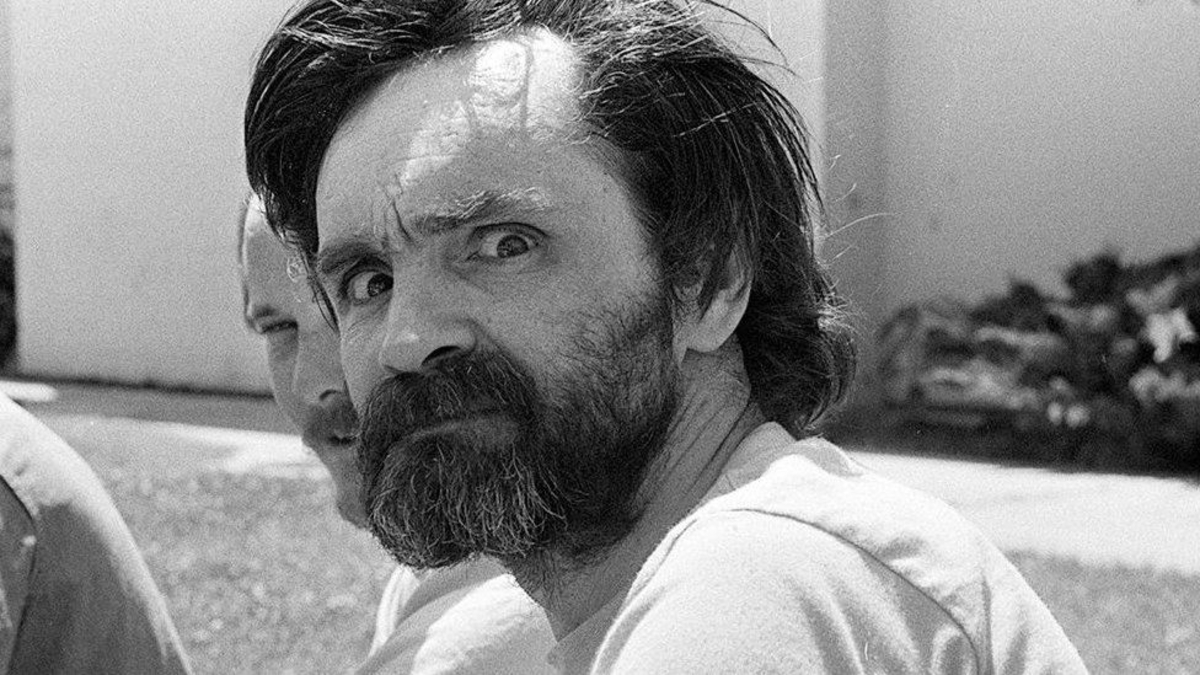 Plataforma te paga por ver documentales de asesinos seriales