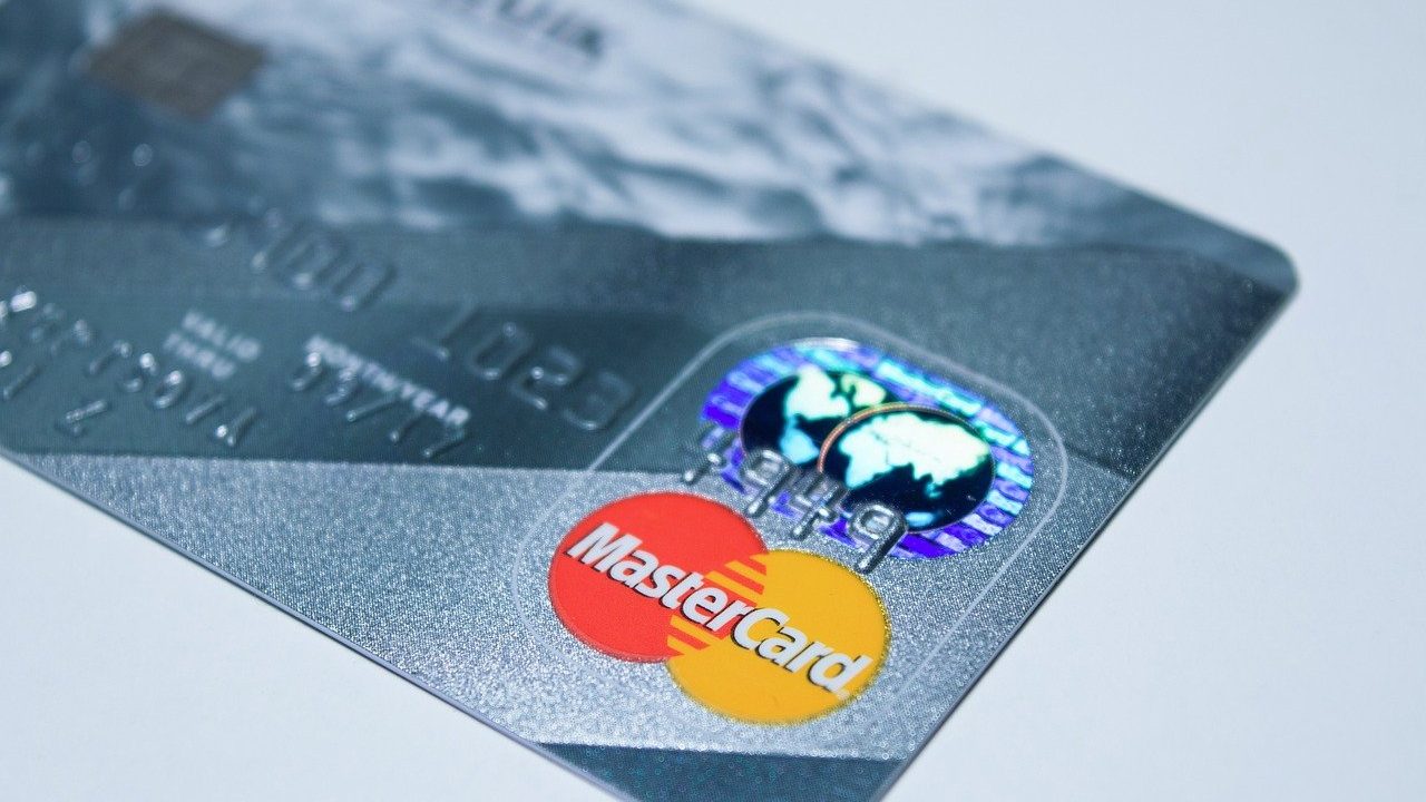 MasterCard lanzará tarjeta de crédito con recompensas en criptomonedas