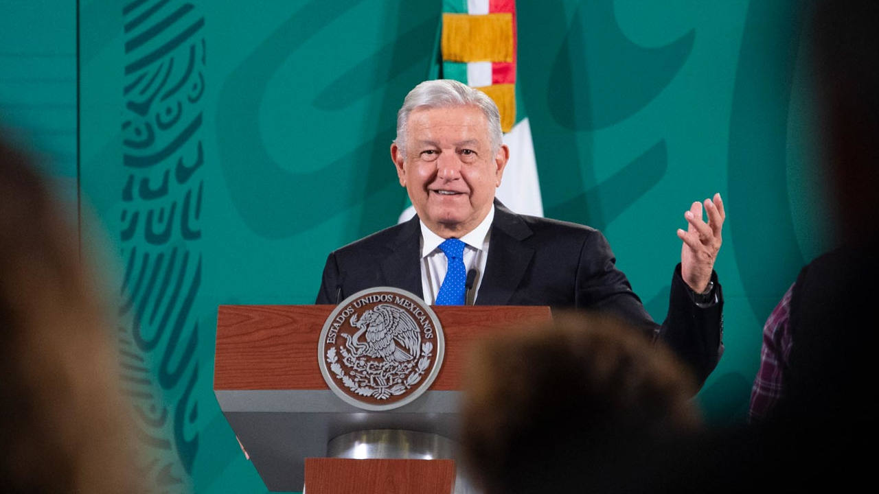 AMLO: UNAM se volvió individualista y defiende políticas neoliberales