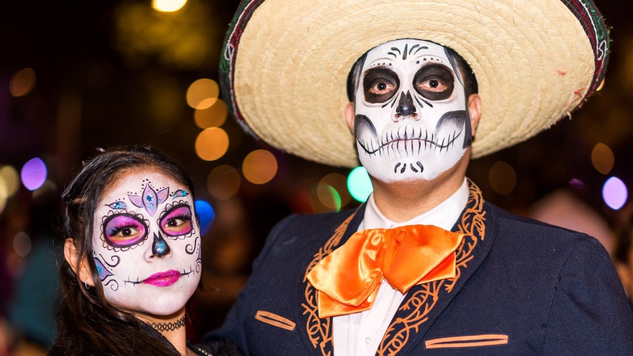 Consigue Un Disfraz Barato Este DÍa De Muertos 2037