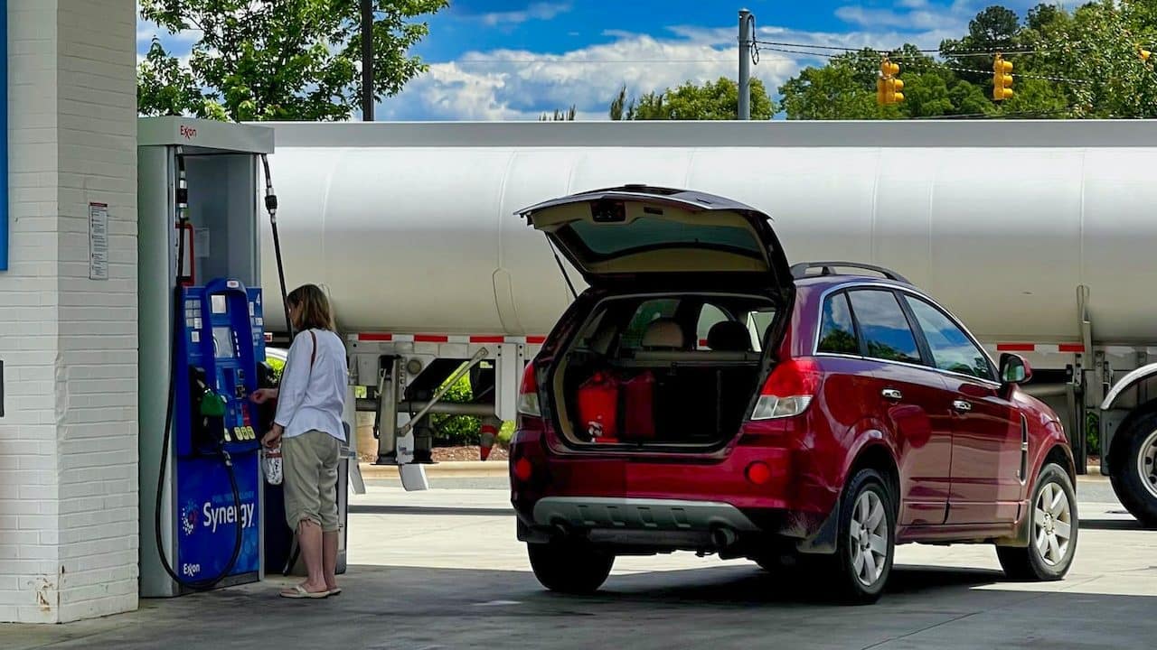 ¿Cómo ahorrar gasolina en mi coche? Sigue estos consejos