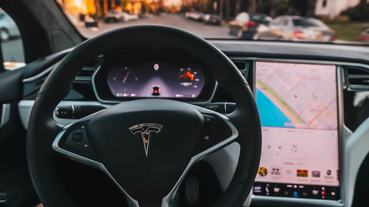 Tesla planea que sus autos se conviertan en Uber sin chofer